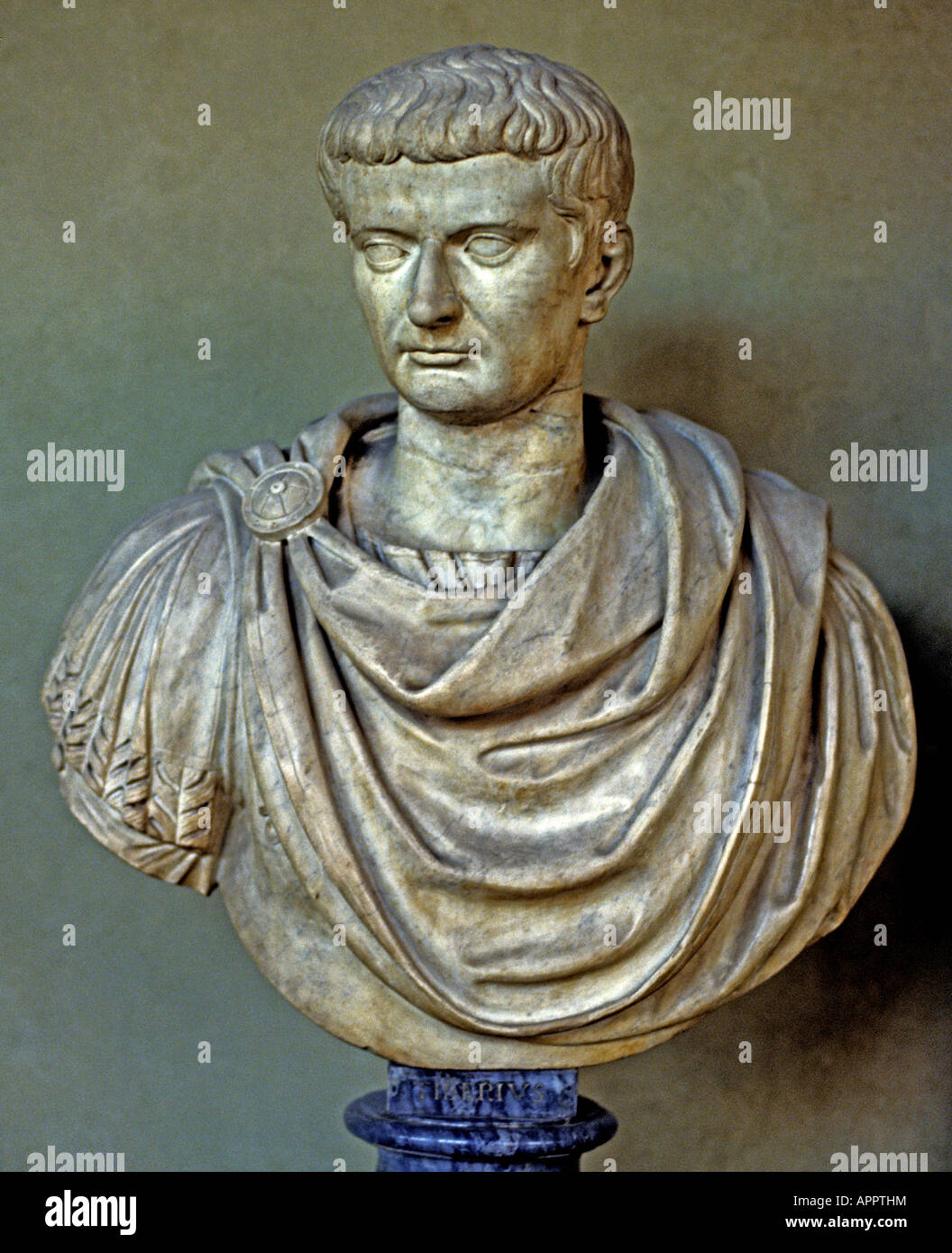 Marble statue of emperor claudius immagini e fotografie stock ad alta ...