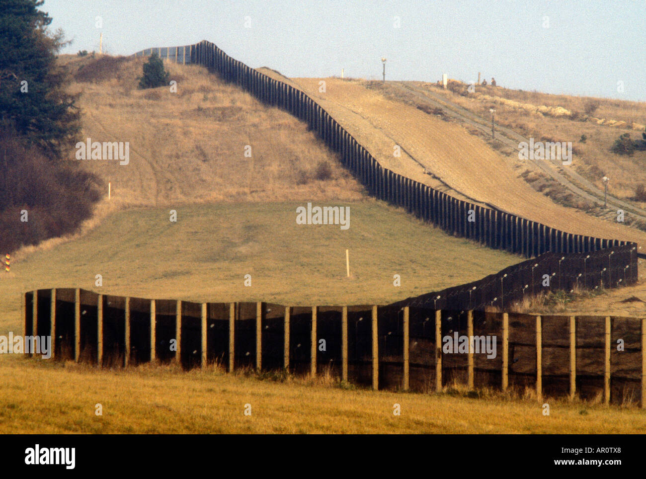 Iron curtain immagini e fotografie stock ad alta risoluzione - Alamy