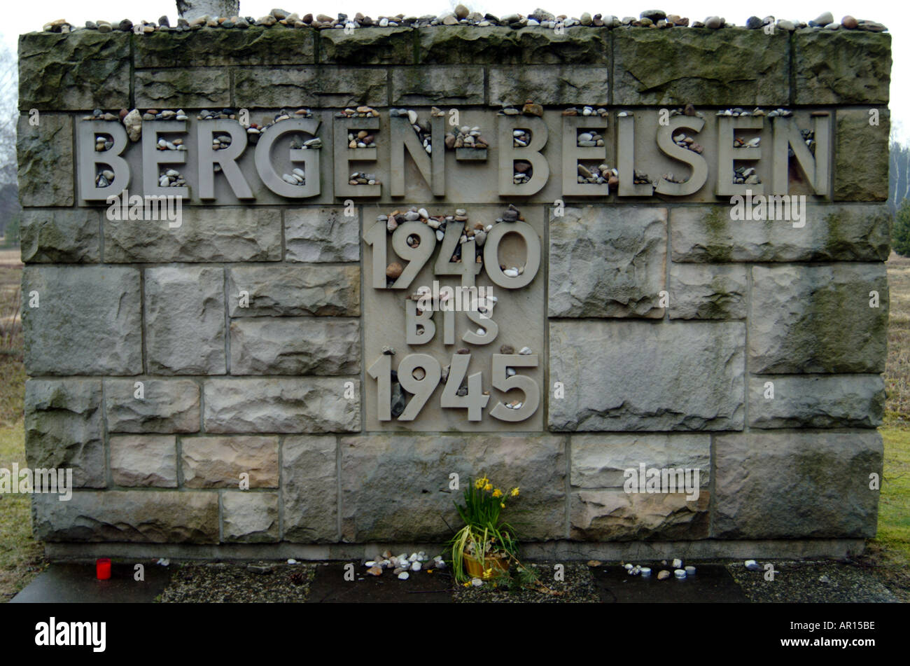 2 memoriale di bergen belsen immagini e fotografie stock ad alta ...