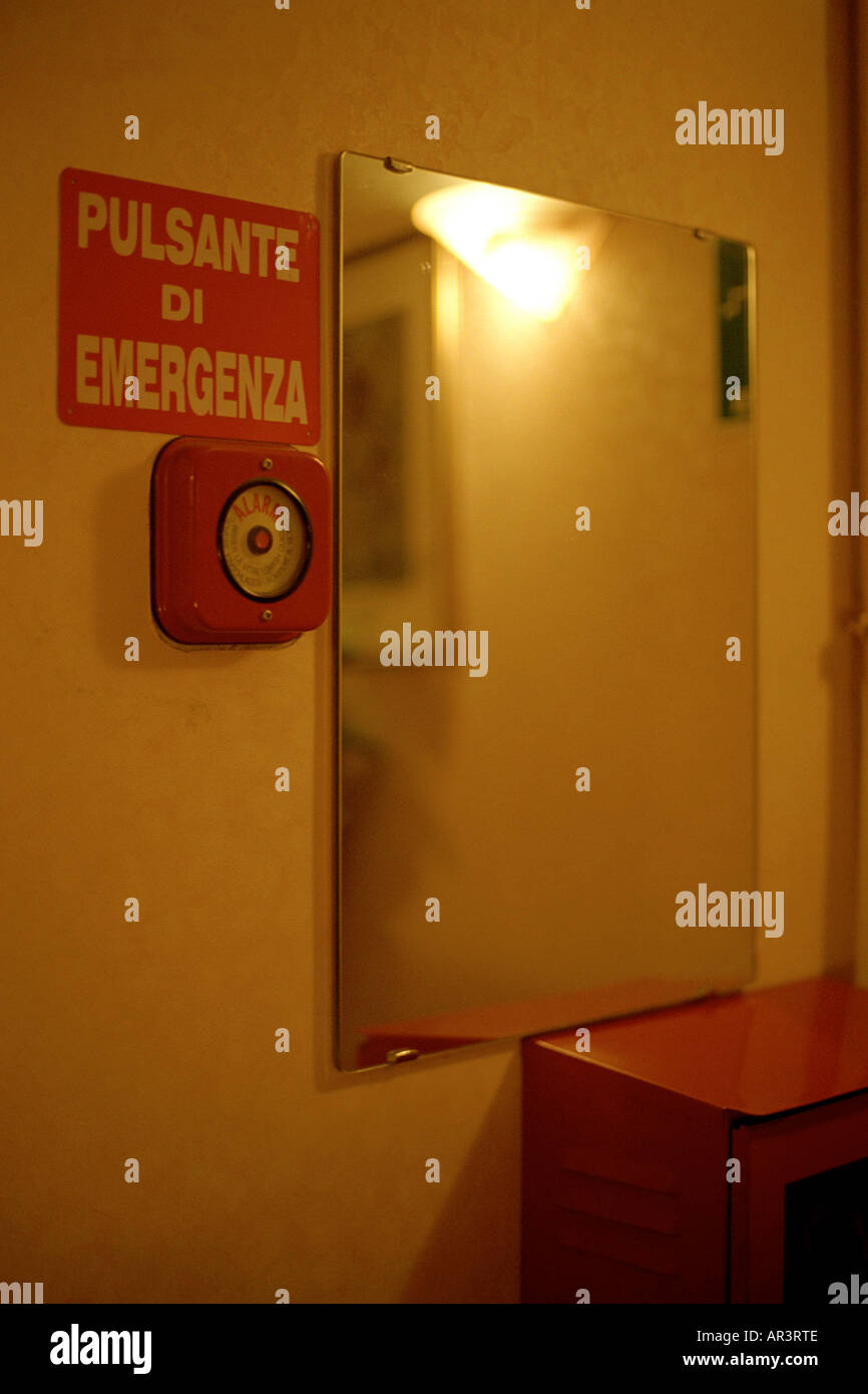 Pulsante specchio immagini e fotografie stock ad alta risoluzione - Alamy