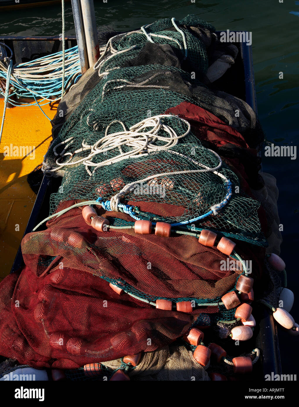 Corde colorate delle reti da pesca immagini e fotografie stock ad alta ...