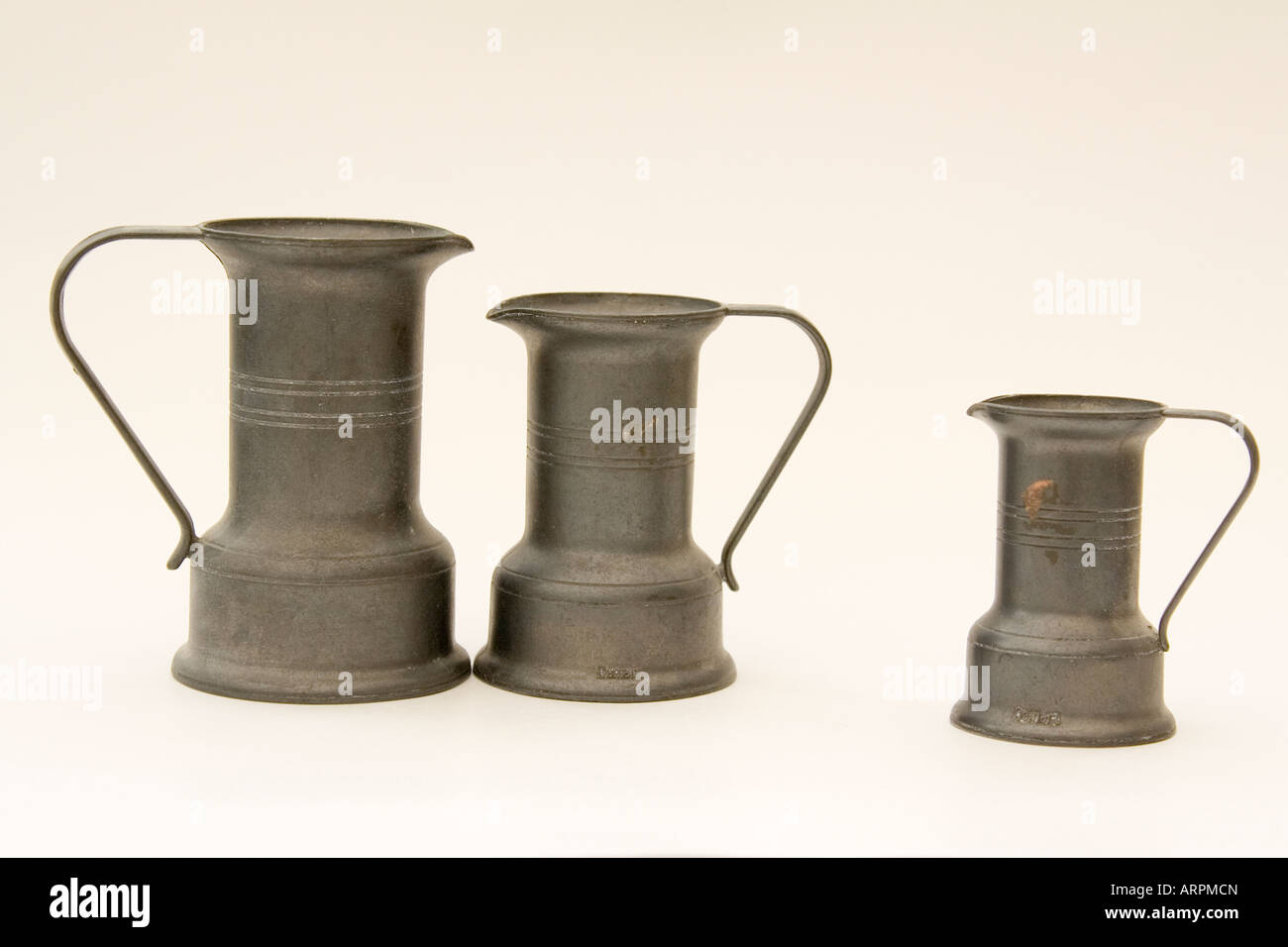 Tre peltro immagini e fotografie stock ad alta risoluzione - Alamy