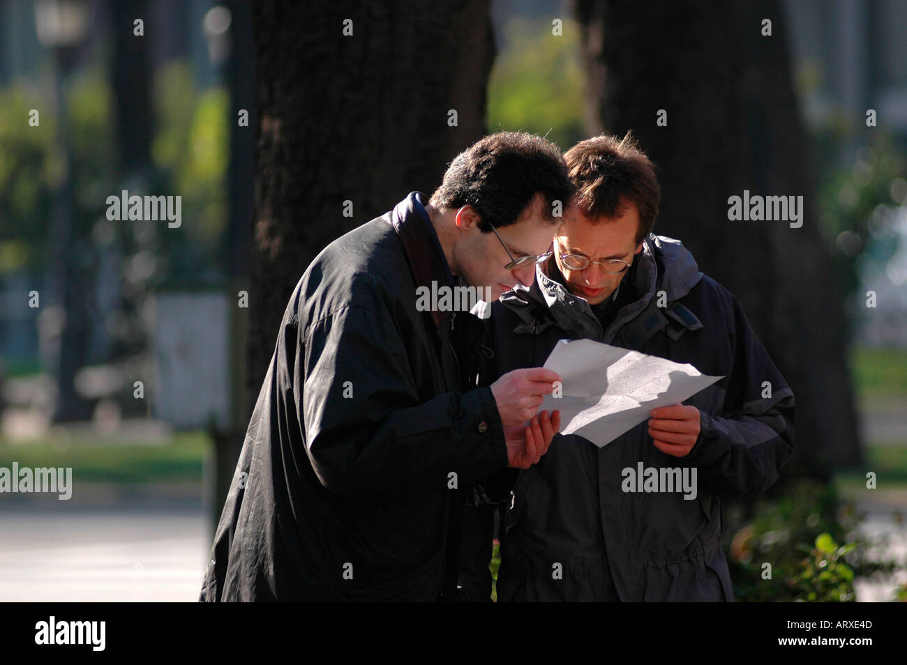 2 direzioni immagini e fotografie stock ad alta risoluzione - Alamy