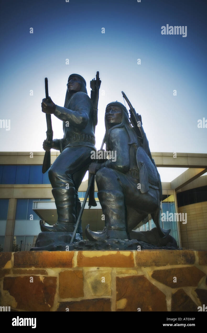 Oklahoma statue of native american immagini e fotografie stock ad alta ...