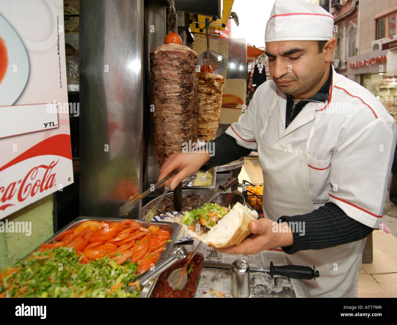 Doner kebab in istanbul immagini e fotografie stock ad alta risoluzione ...