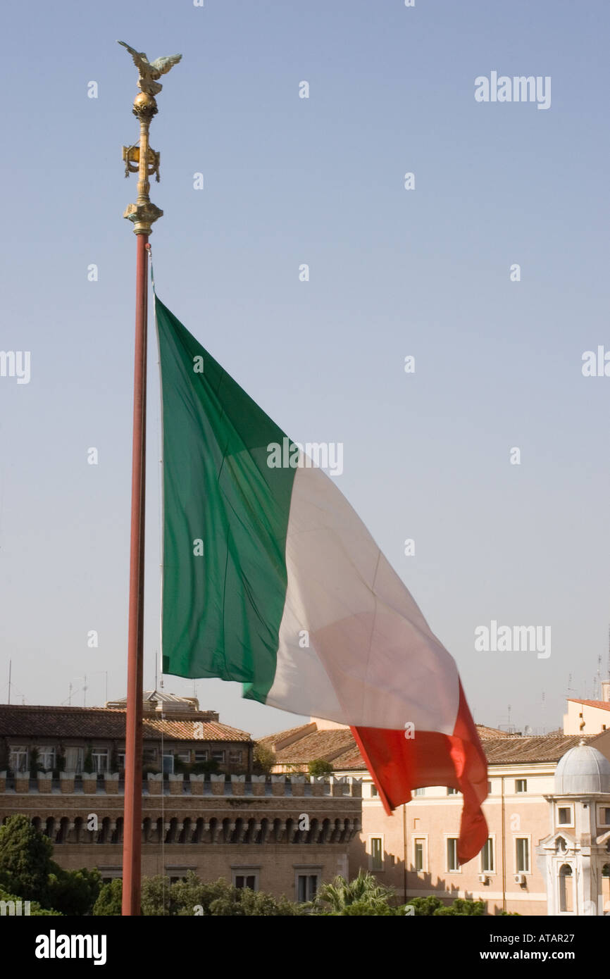 Bandiera italiana roma immagini e fotografie stock ad alta risoluzione ...