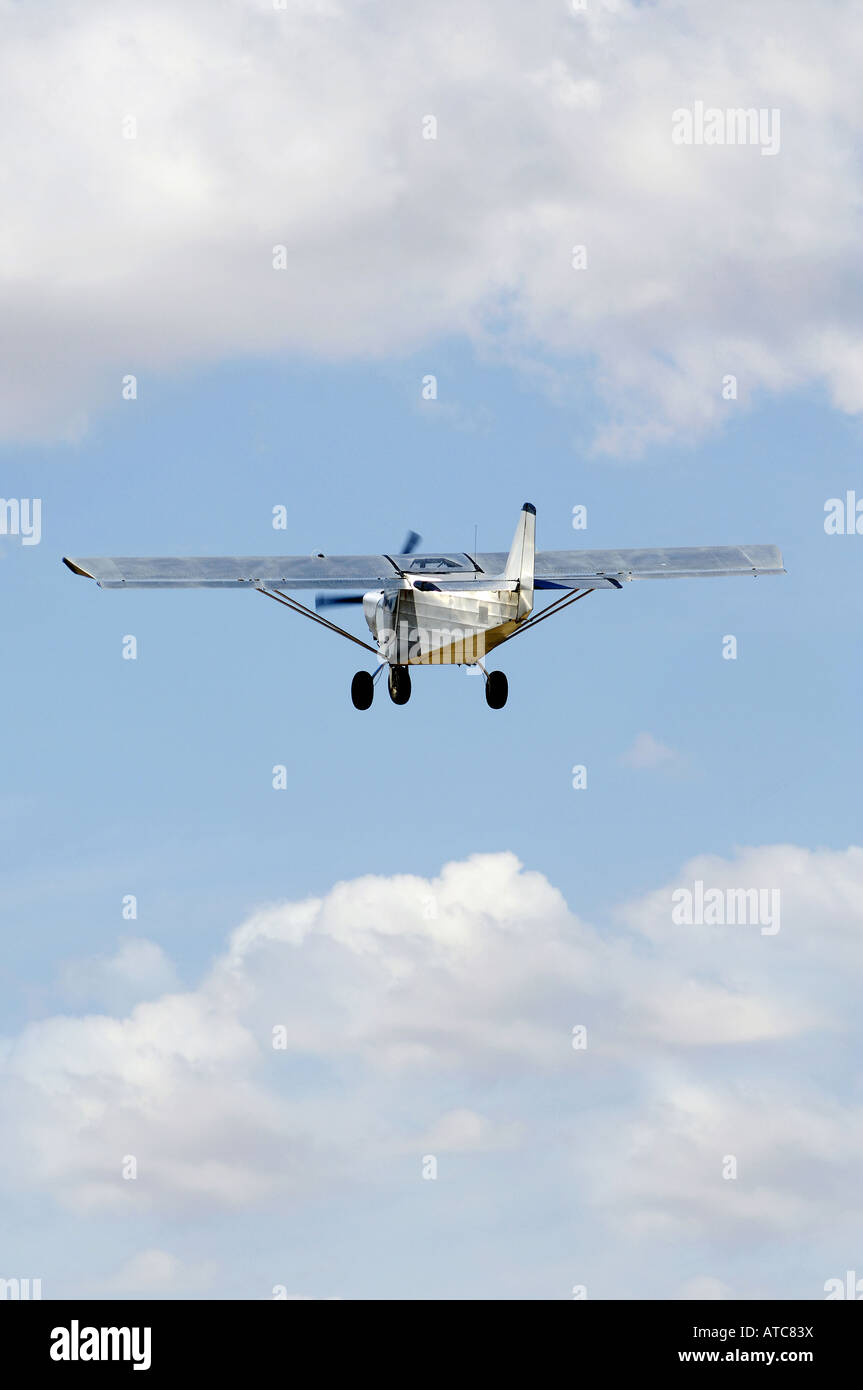 Volare un aereo immagini e fotografie stock ad alta risoluzione - Alamy