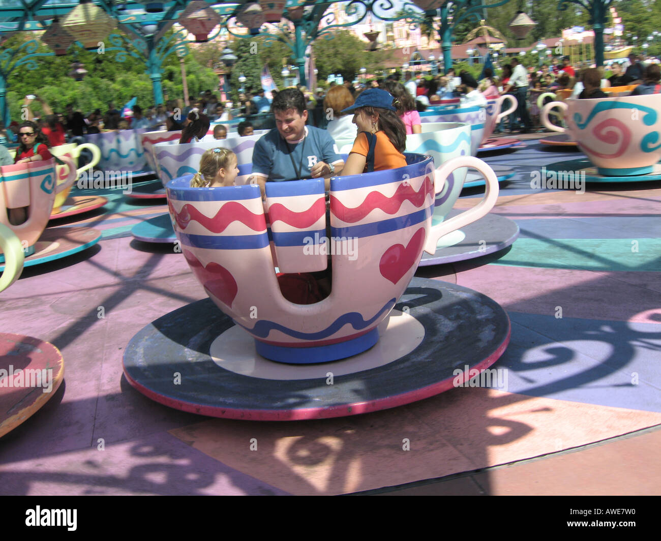 Euro disney paris immagini e fotografie stock ad alta risoluzione - Alamy