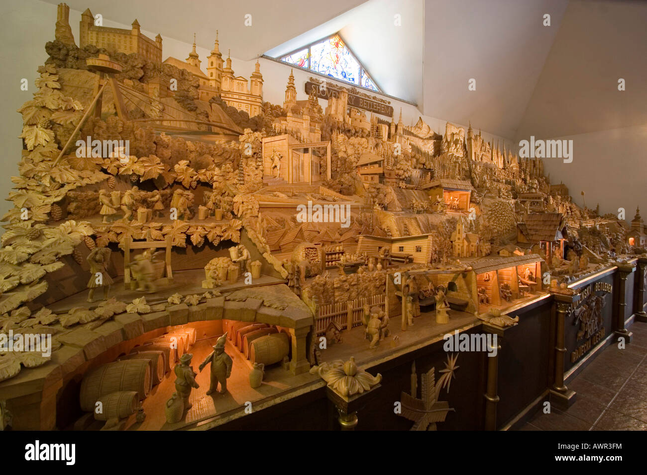 Slovenský Betlehem Rajecká Lesná mobile più grande presepe in legno ...