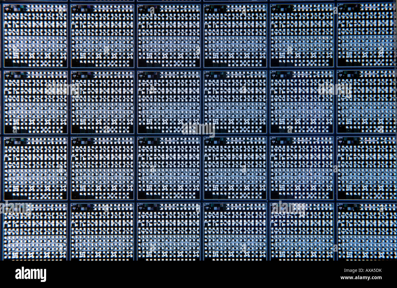 Silicon wafer immagini e fotografie stock ad alta risoluzione - Alamy