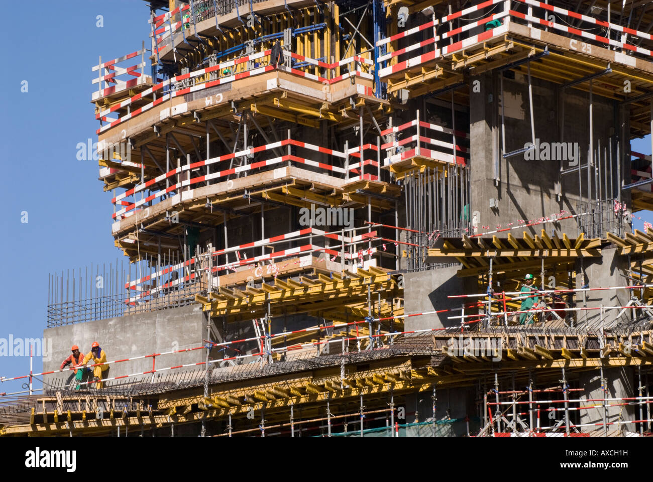 Abu dhabi construction immagini e fotografie stock ad alta risoluzione ...