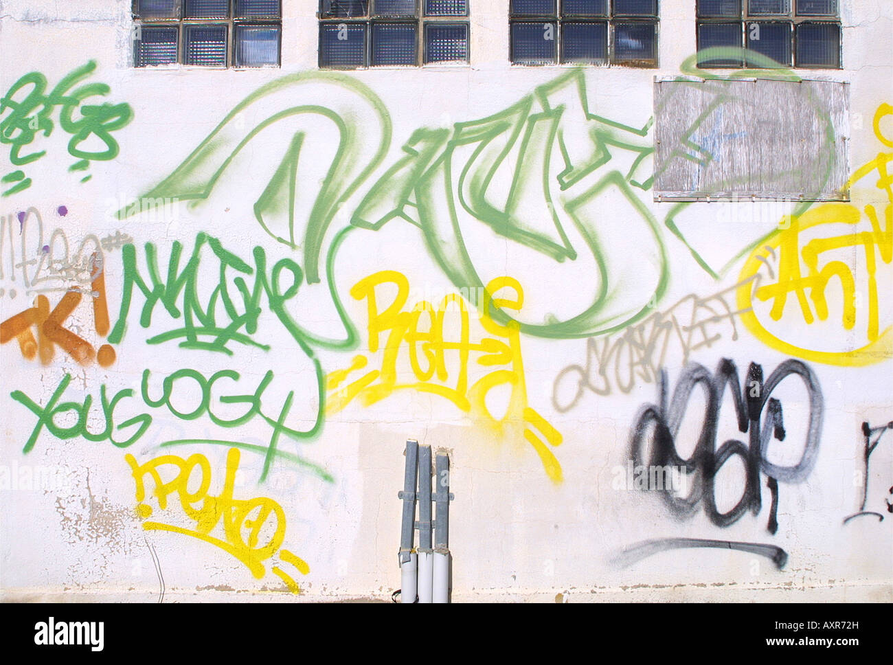 Graffiti drawing draw letters wall design pittura pittura bianca ...