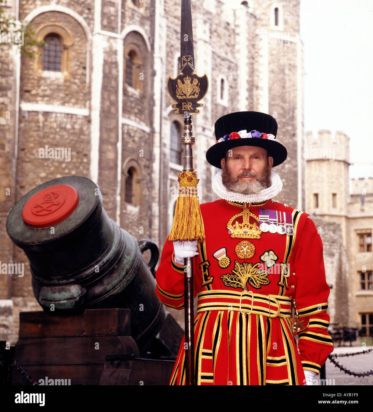 Guardia alla torre di londra immagini e fotografie stock ad alta ...