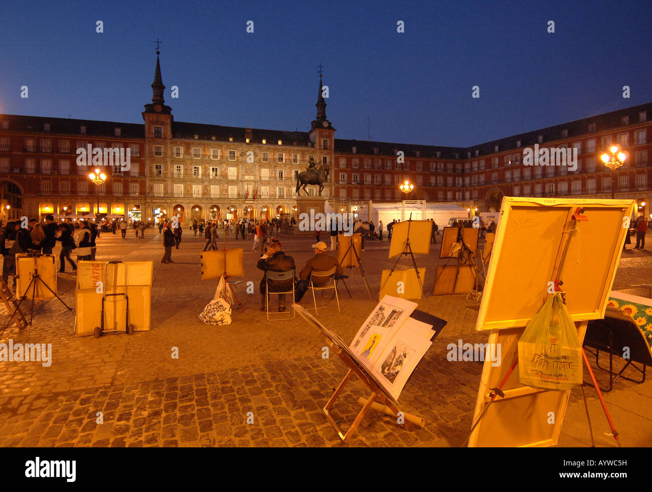Spagna capitale Madrid Plaza Major Puerta del Sol notte Foto stock - Alamy