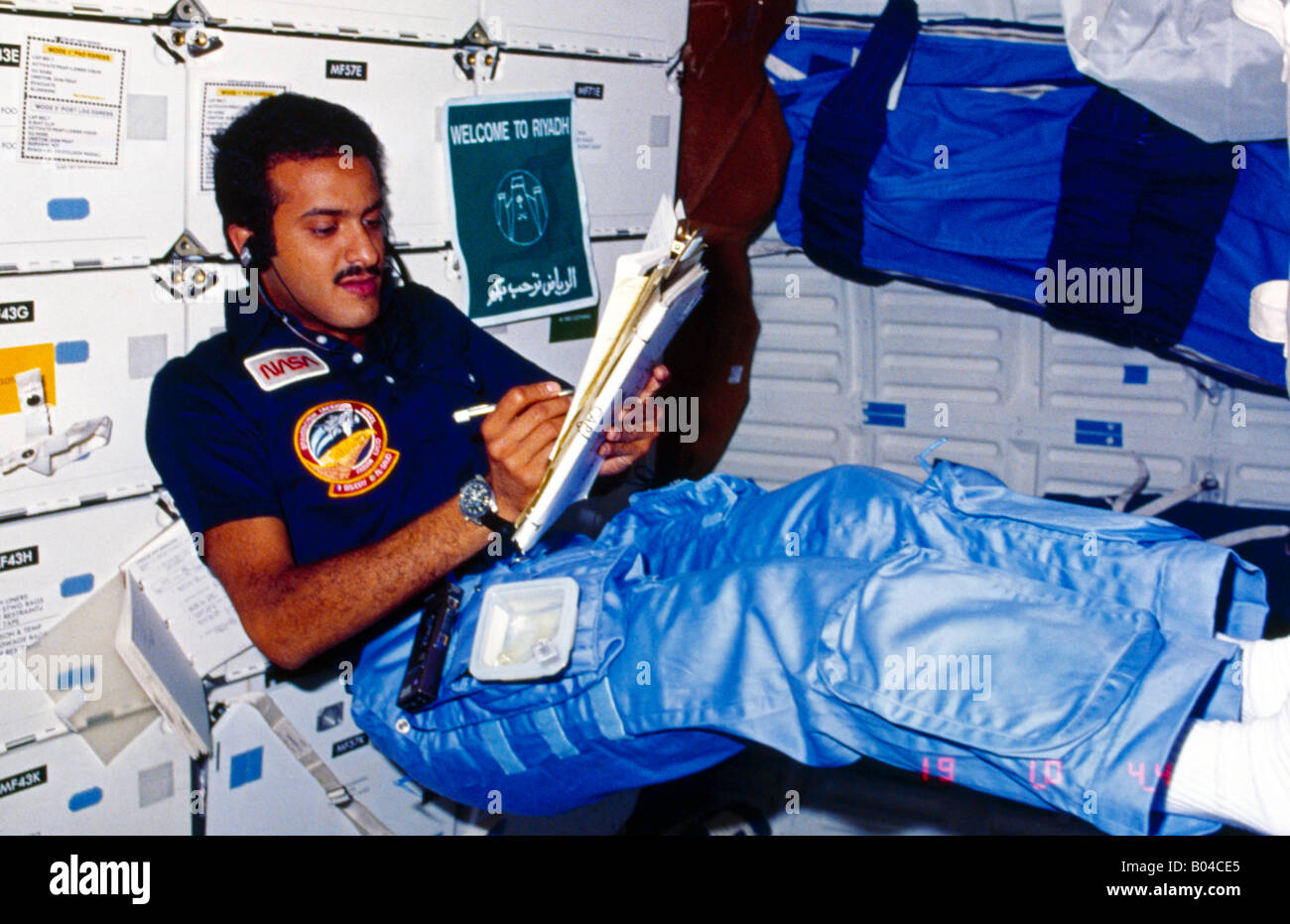 Payload Specialist astronauta in gravità zero sul quinto volo dello ...