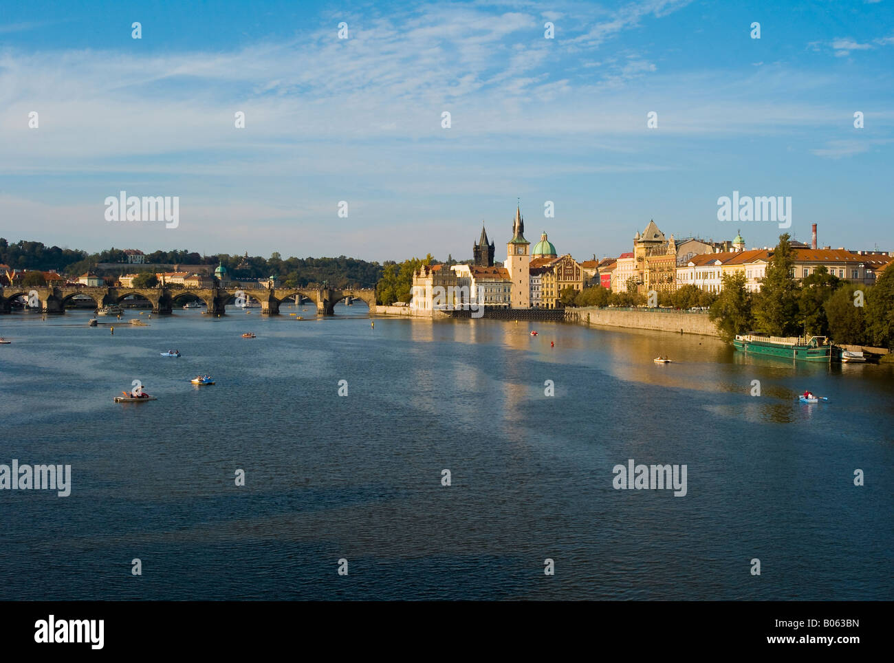 River vltava moldau immagini e fotografie stock ad alta risoluzione - Alamy