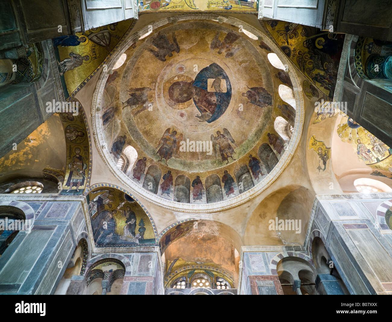 Cupola dipinta sopra navata chiesa Katholikon, Hosios Loukas monastero ...