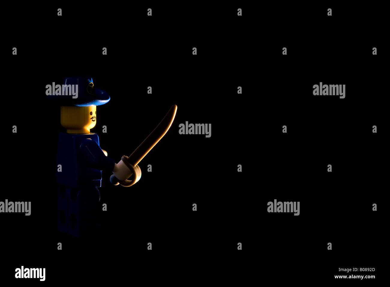 Spada sguainata dentro immagini e fotografie stock ad alta risoluzione ...