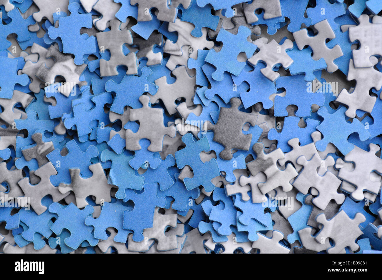 Pezzi puzzle immagini e fotografie stock ad alta risoluzione - Alamy