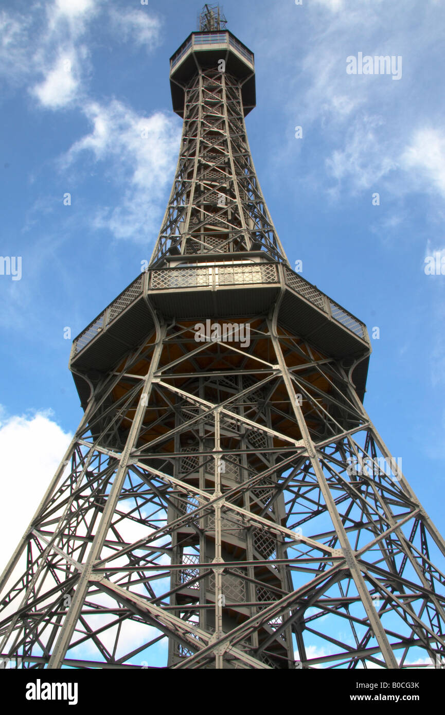 Torre petrin praga immagini e fotografie stock ad alta risoluzione - Alamy