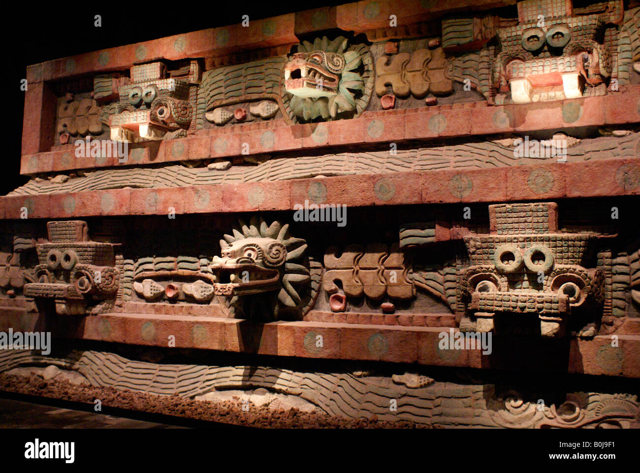 Riproduzione del Tempio di Quetzalcoatl o piumati dio serpente, Sala ...