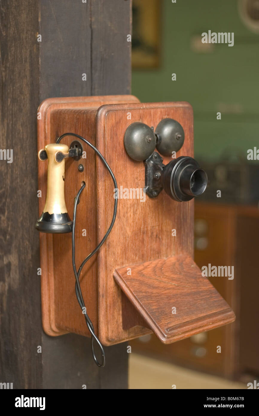 Telefono antico immagini e fotografie stock ad alta risoluzione - Alamy