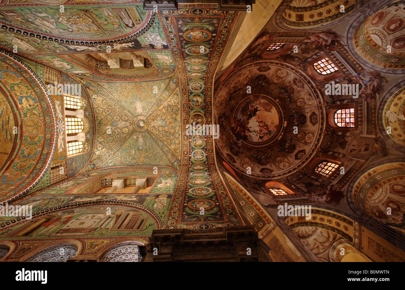 Inside basilica san vitale ravenna immagini e fotografie stock ad alta ...