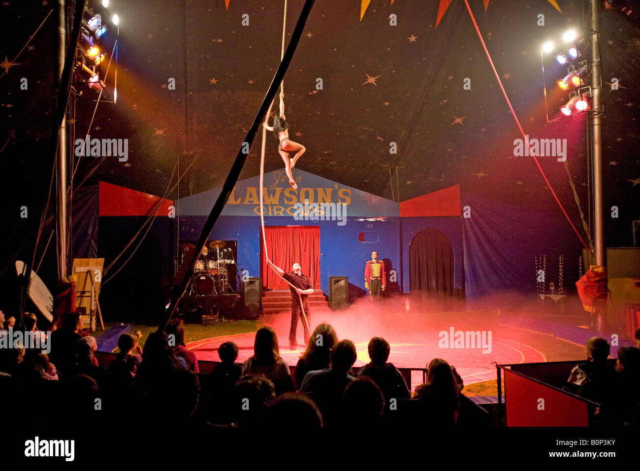 Grande trapezio da circo immagini e fotografie stock ad alta ...