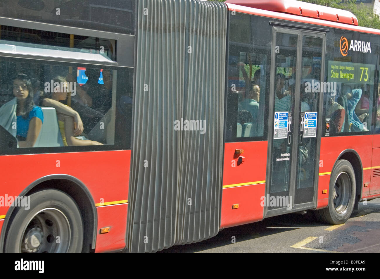 Bendy bus bendybus immagini e fotografie stock ad alta risoluzione - Alamy