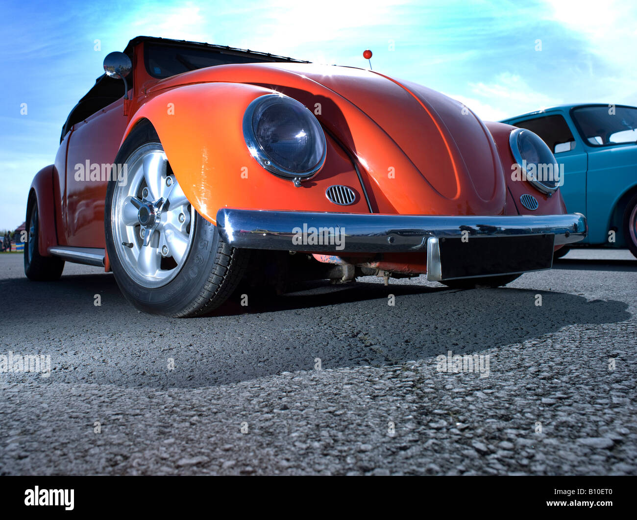 Orange vw bug Volkswagen maggiolino motore abbassato modificati calce ...