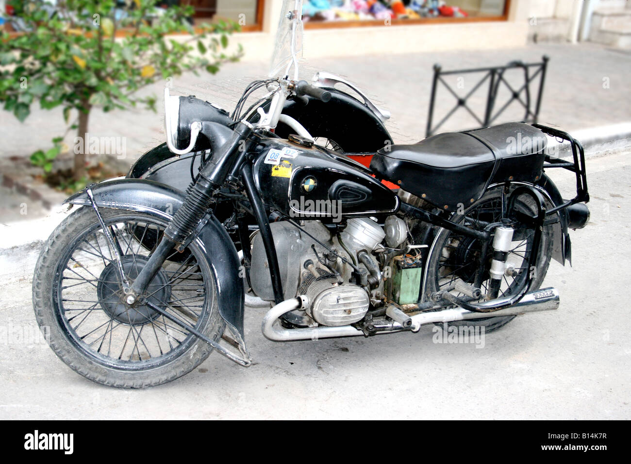 Bmw motorcycle with sidecar immagini e fotografie stock ad alta ...