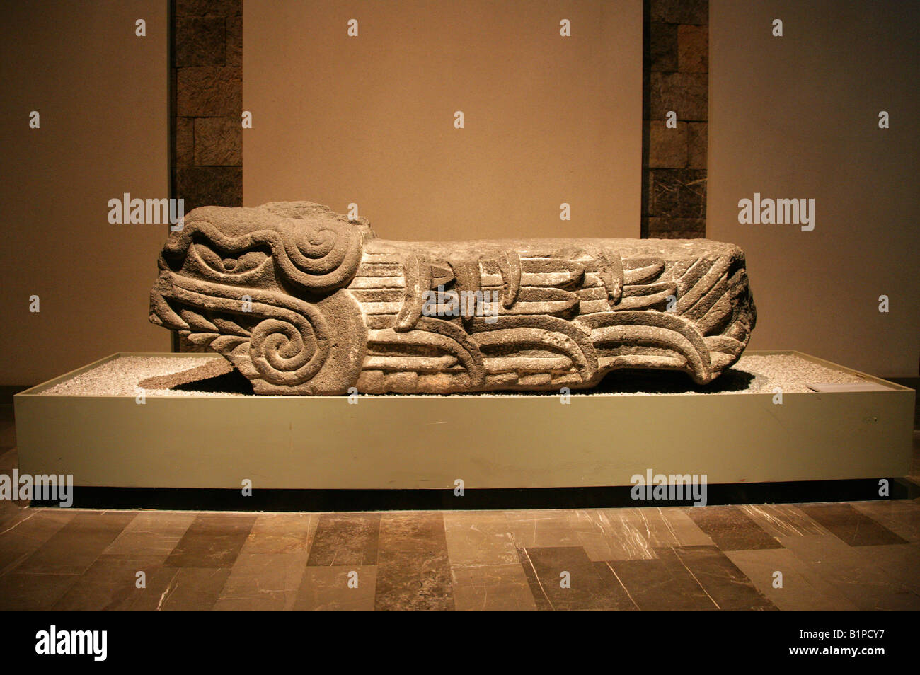 Statua di Quetzalcoatl azteco Serpente Piumato Dio, Museo Nazionale di ...