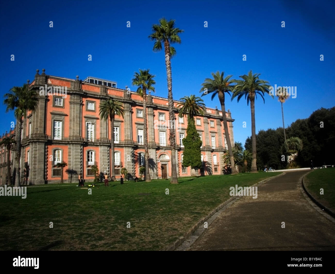 Museo capodimonte parco immagini e fotografie stock ad alta risoluzione ...