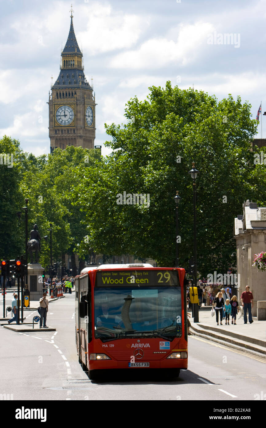 Bendy bus immagini e fotografie stock ad alta risoluzione - Alamy