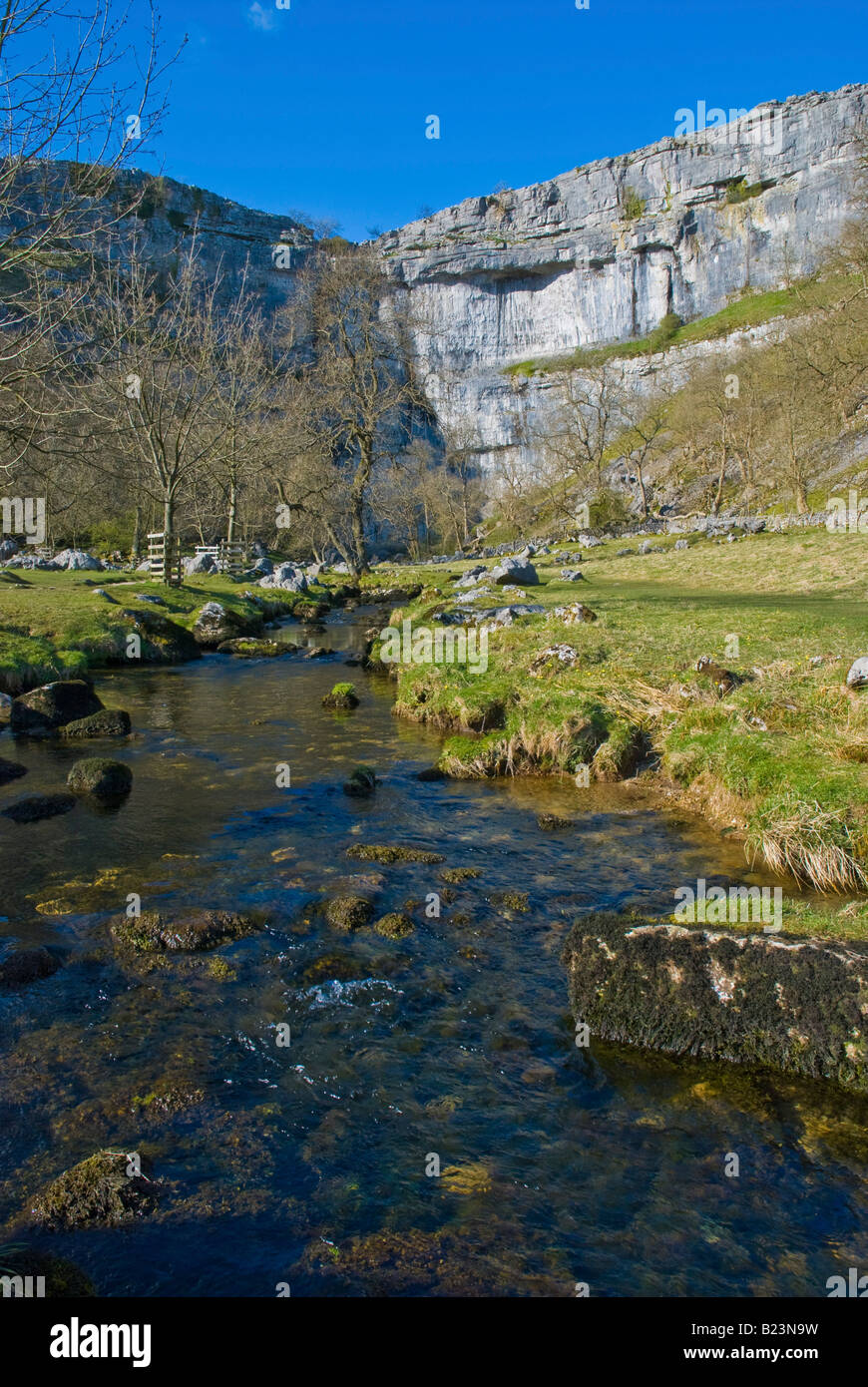 Malham beck immagini e fotografie stock ad alta risoluzione - Alamy