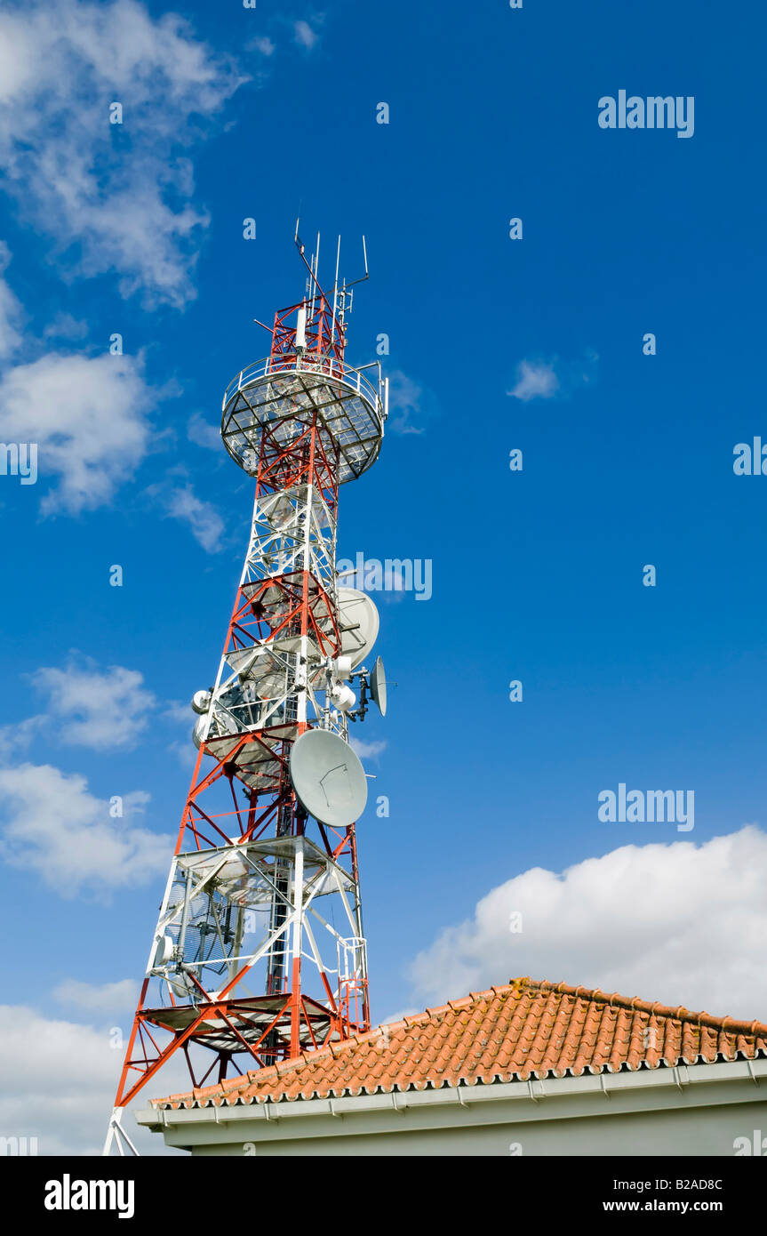 Broadcast relay station antennas immagini e fotografie stock ad alta ...