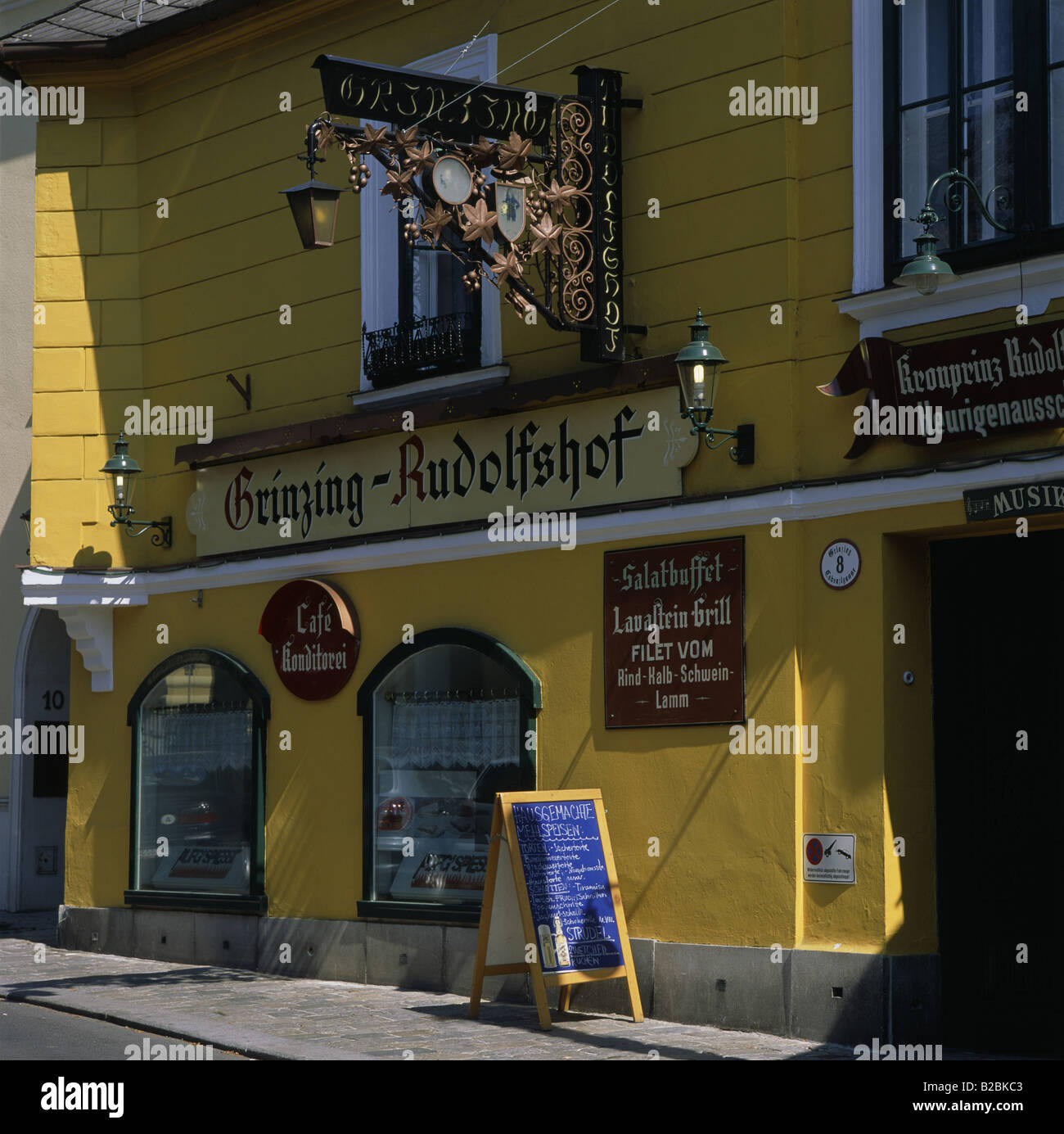 Heuriger grinzing vienna immagini e fotografie stock ad alta ...