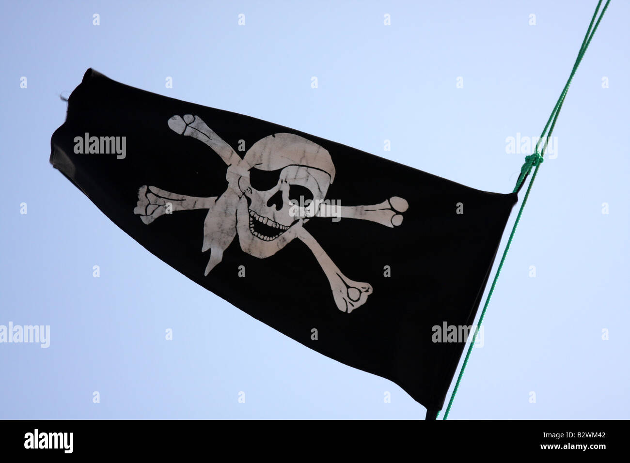 Bandiera nera con teschio immagini e fotografie stock ad alta ...