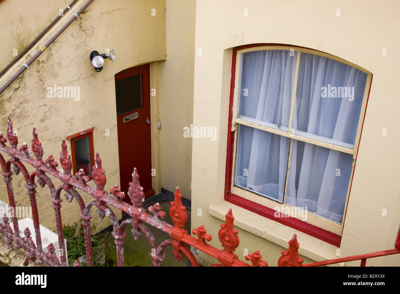 Case seminterrato immagini e fotografie stock ad alta risoluzione - Alamy