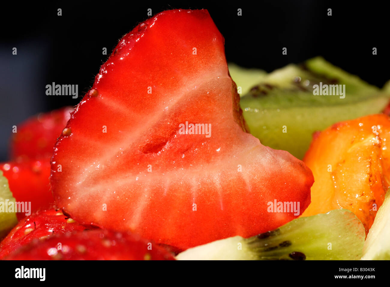 Frutta tagliata mista immagini e fotografie stock ad alta risoluzione ...
