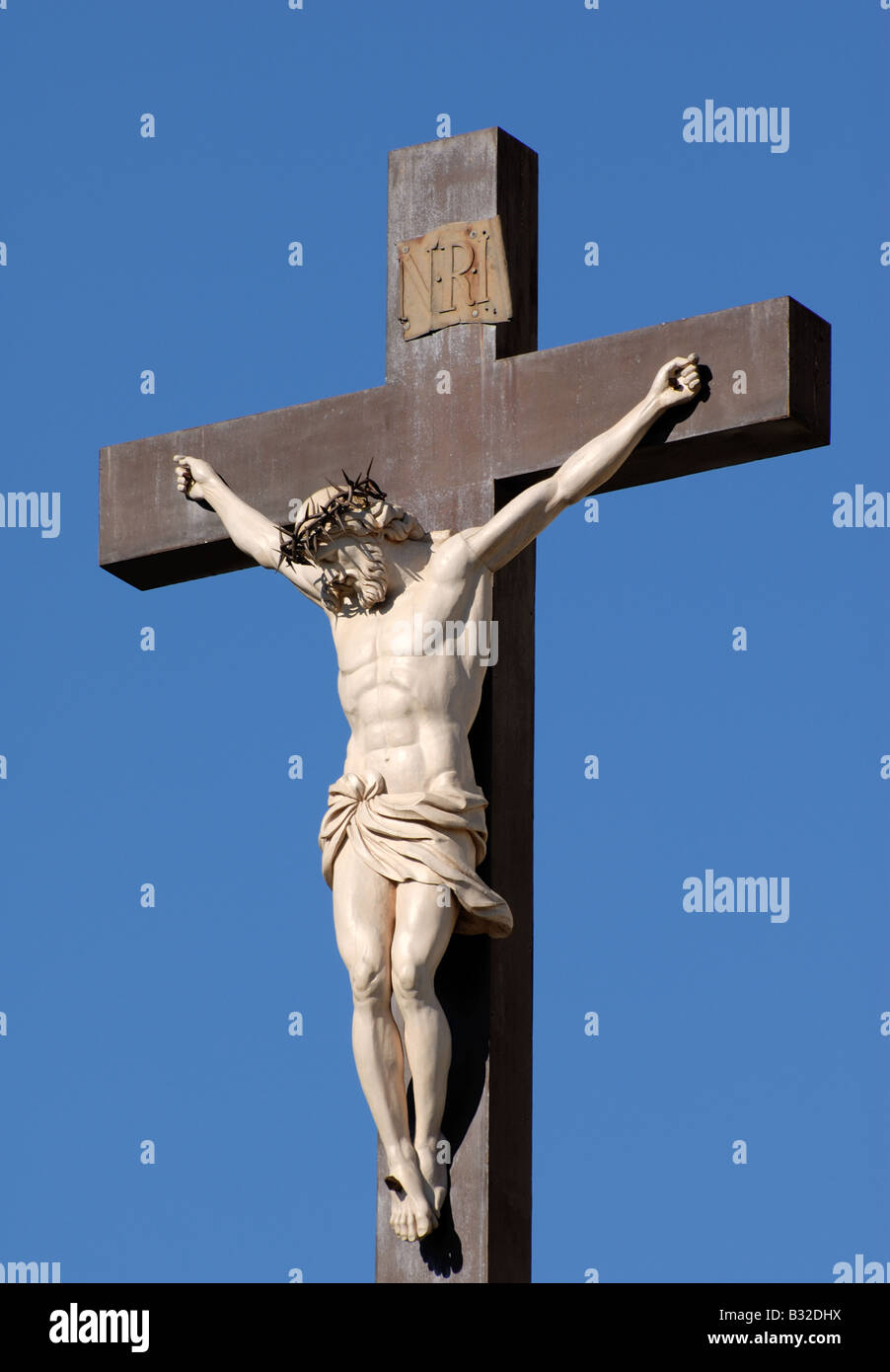 Gesù con croce immagini e fotografie stock ad alta risoluzione - Alamy