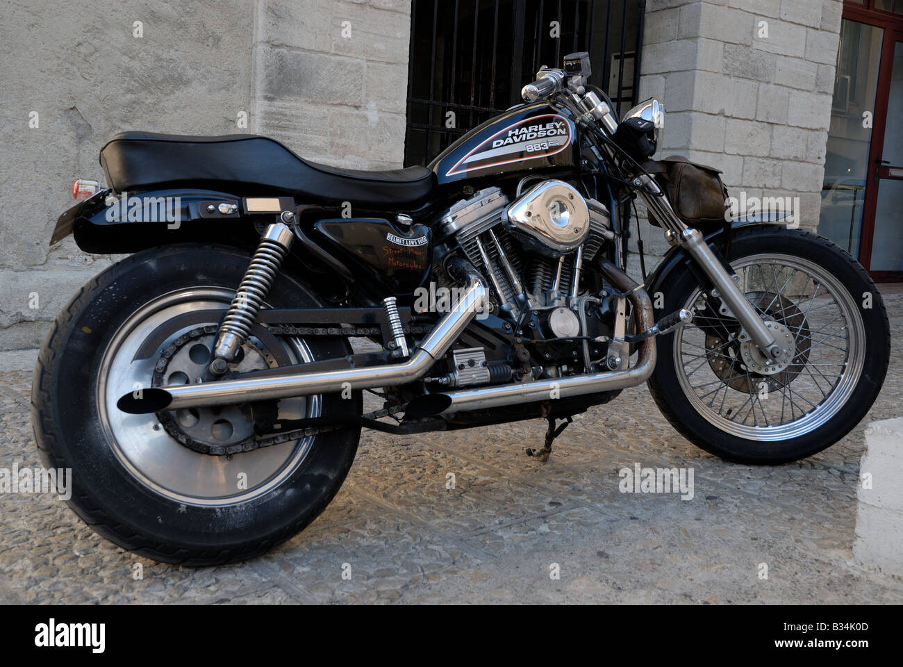 Harley davidson motor bike parked immagini e fotografie stock ad alta ...