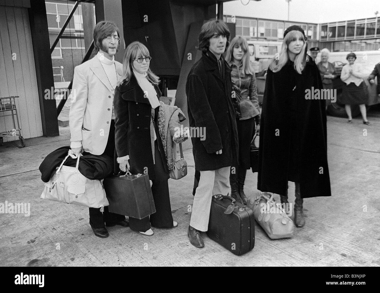 George harrison and wife immagini e fotografie stock ad alta risoluzione - Alamy