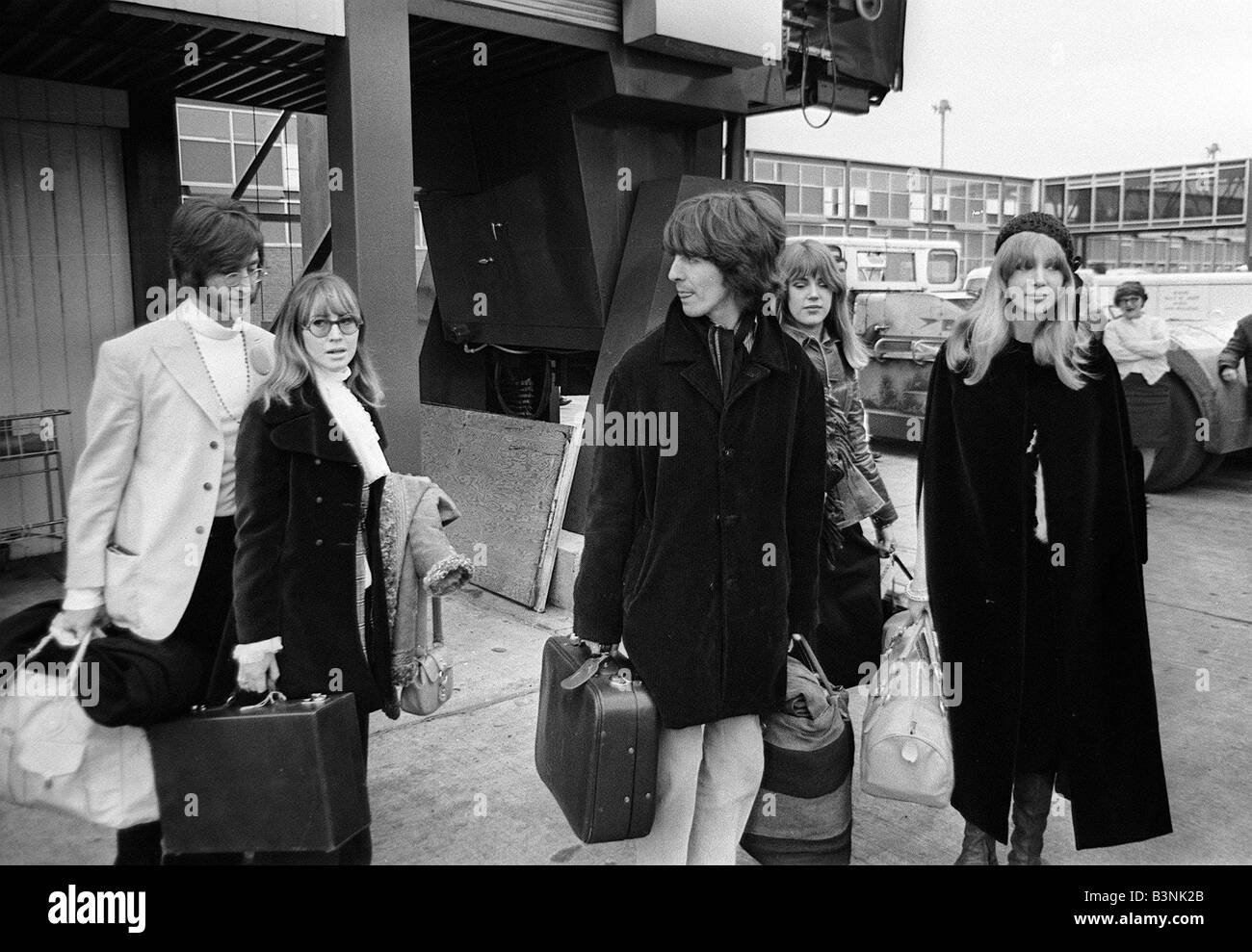 John lennon e sua moglie cynthia immagini e fotografie stock ad alta risoluzione - Alamy