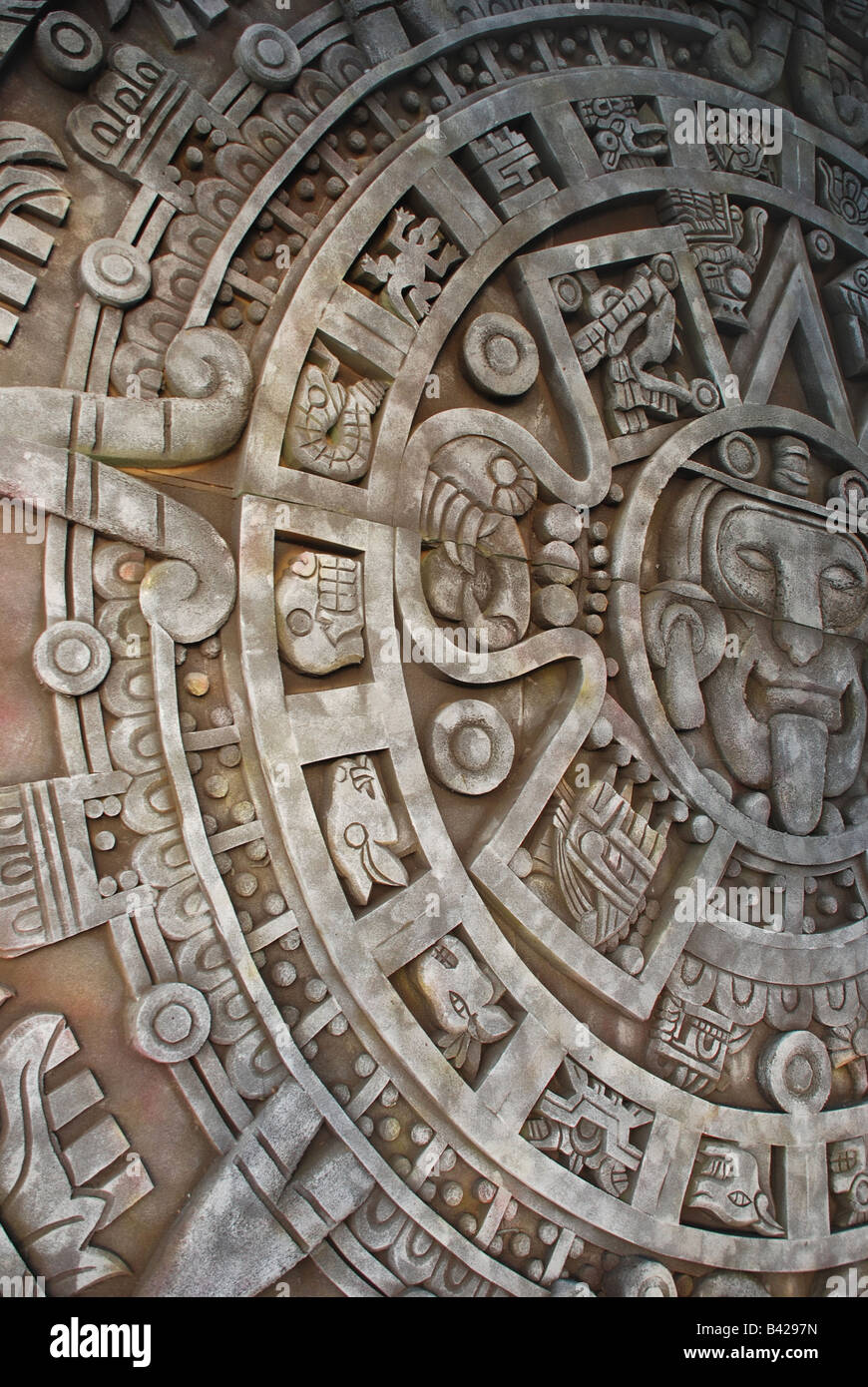 La pietra del calendario azteco immagini e fotografie stock ad alta ...
