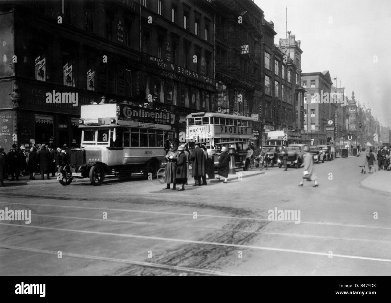 1920s bus immagini e fotografie stock ad alta risoluzione - Alamy