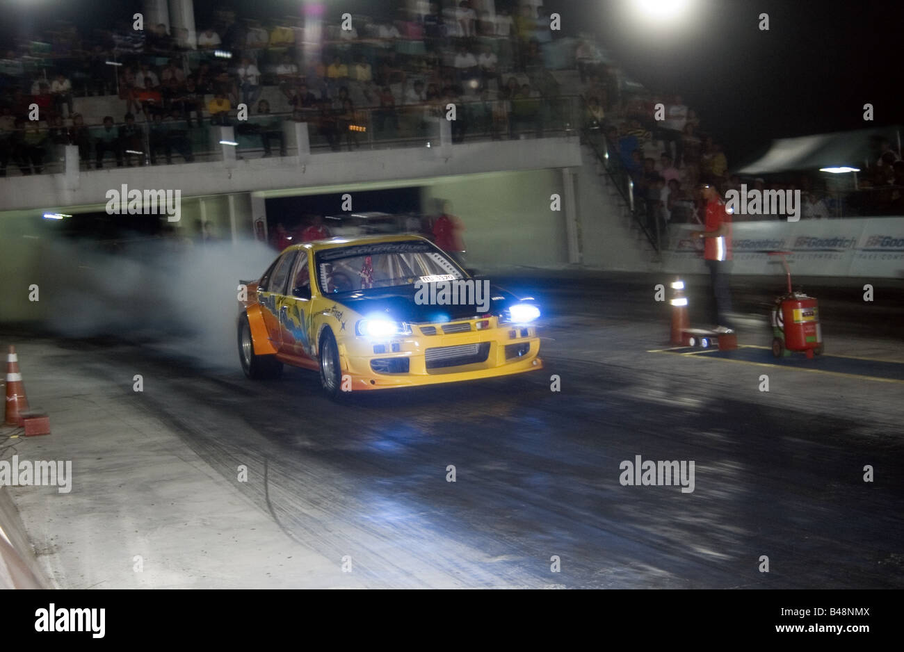Drag car immagini e fotografie stock ad alta risoluzione - Alamy