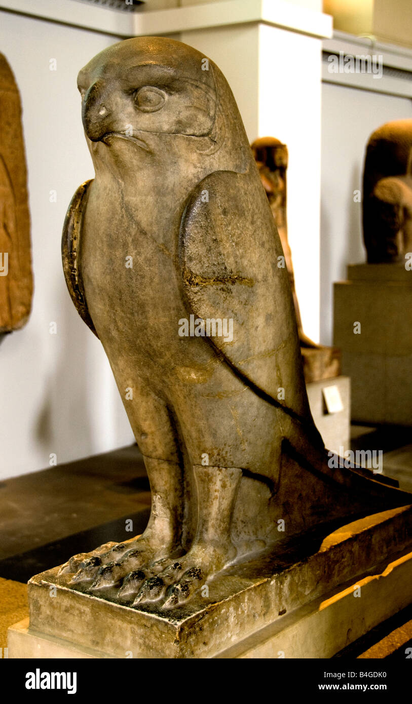 Antico egitto dei egizi dio horus falcon immagini e fotografie stock ad ...