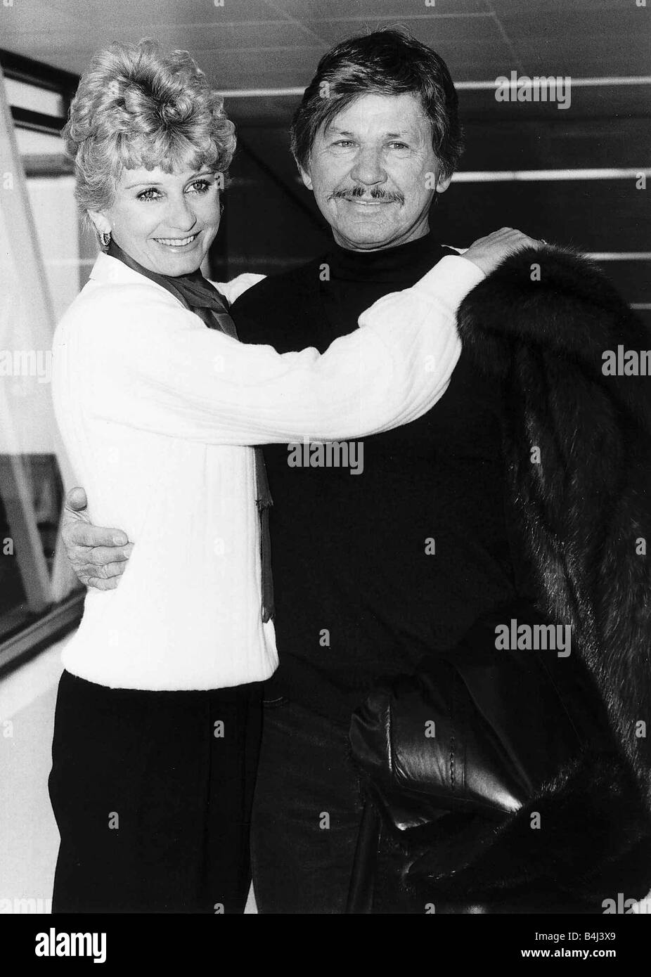 Actor charles bronson his wife immagini e fotografie stock ad alta ...