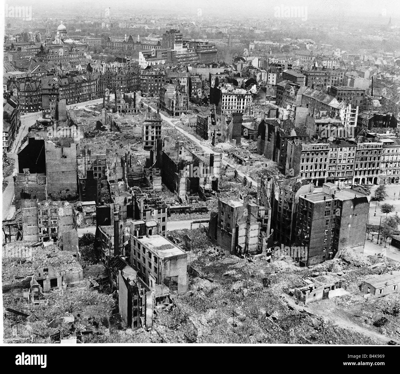 WW2 maggio 1945 Vista della bomba danni al nuovo Amburgo Germania Foto ...